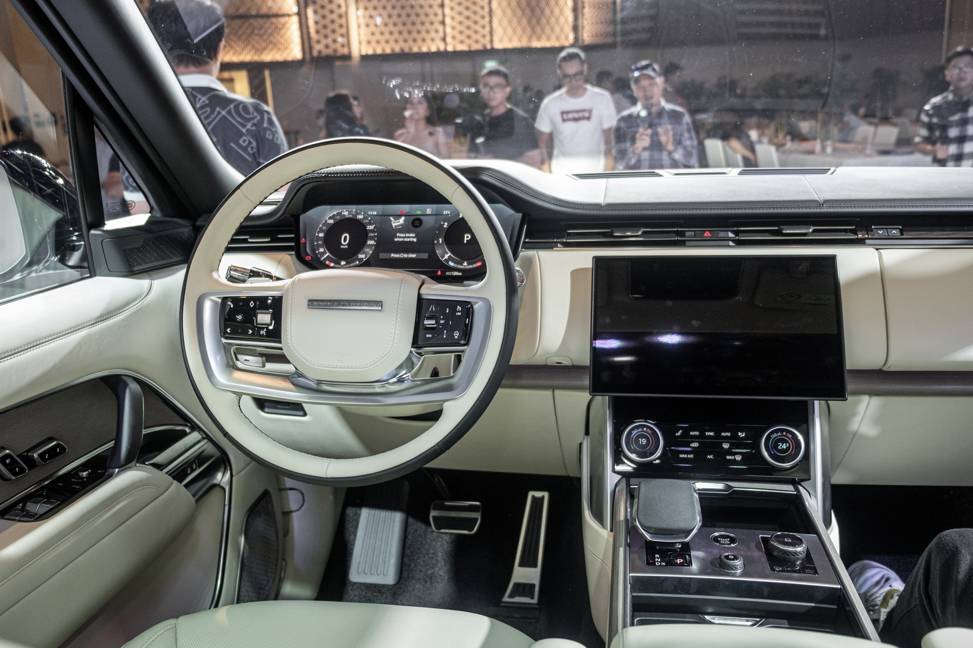 Range Rover 2022 ra mắt Việt Nam: Giá từ 11,9 tỷ đồng, nhiều tiện nghi ...
