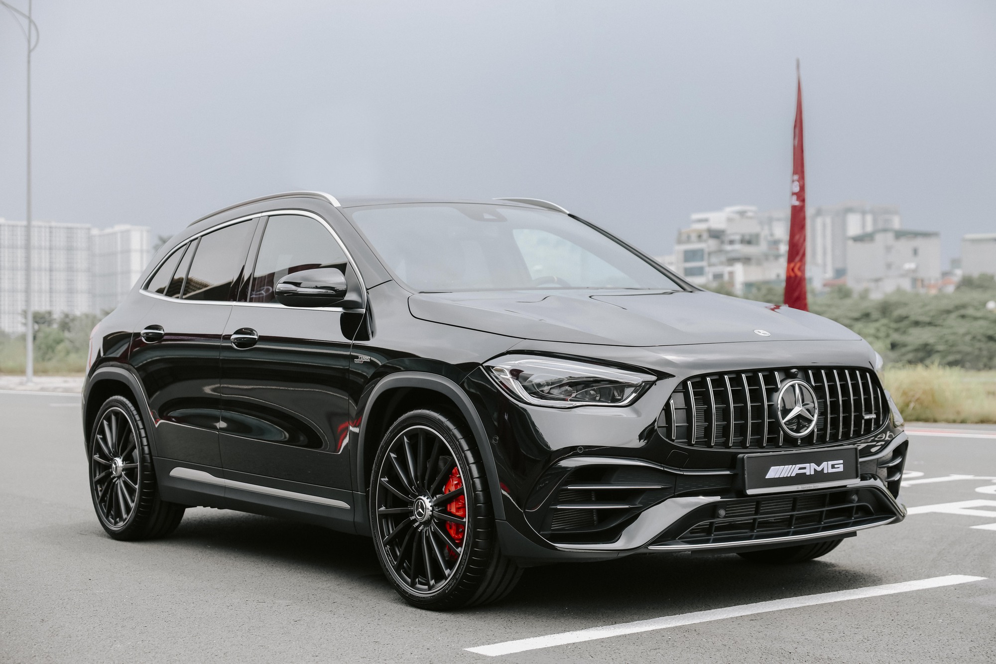 Khám phá Mercedes-AMG GLA 45 S chính hãng - SUV giá 3,43 tỷ đồng cho ...