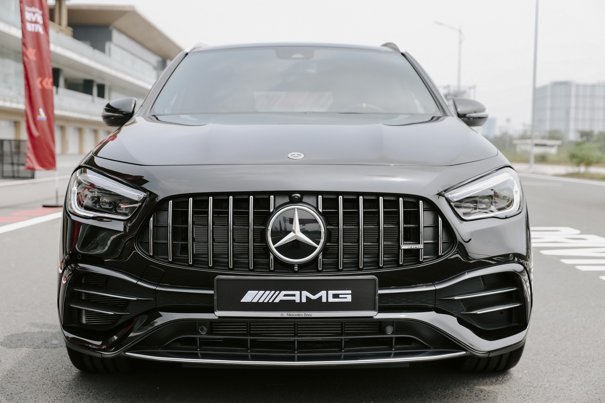 Khám phá Mercedes-AMG GLA 45 S chính hãng - SUV giá 3,43 tỷ đồng cho ...