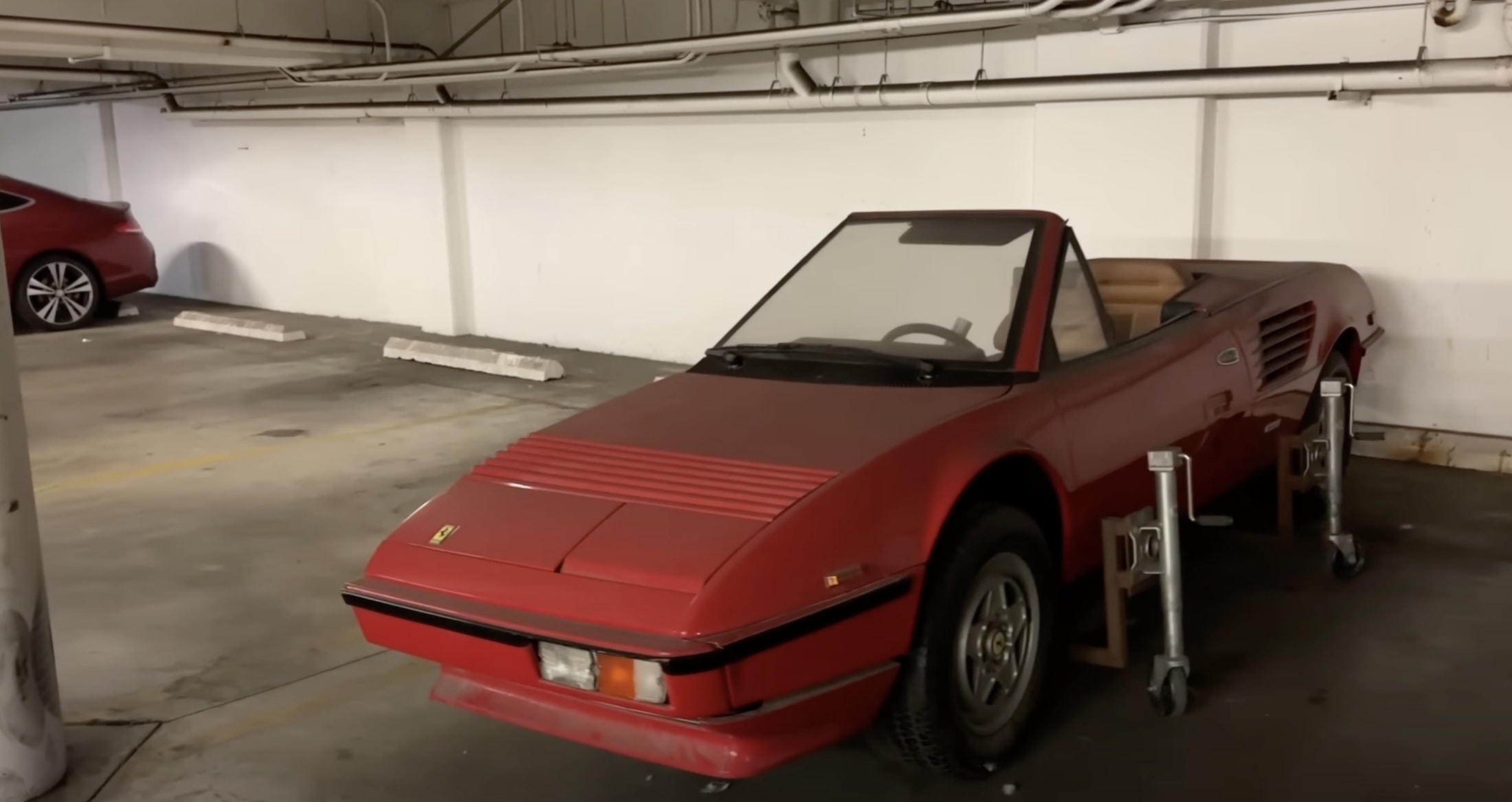 Khó tin siêu xe Ferrari cũng có ngày như thế này: 'Mỗi nửa một nơi' đầy ...
