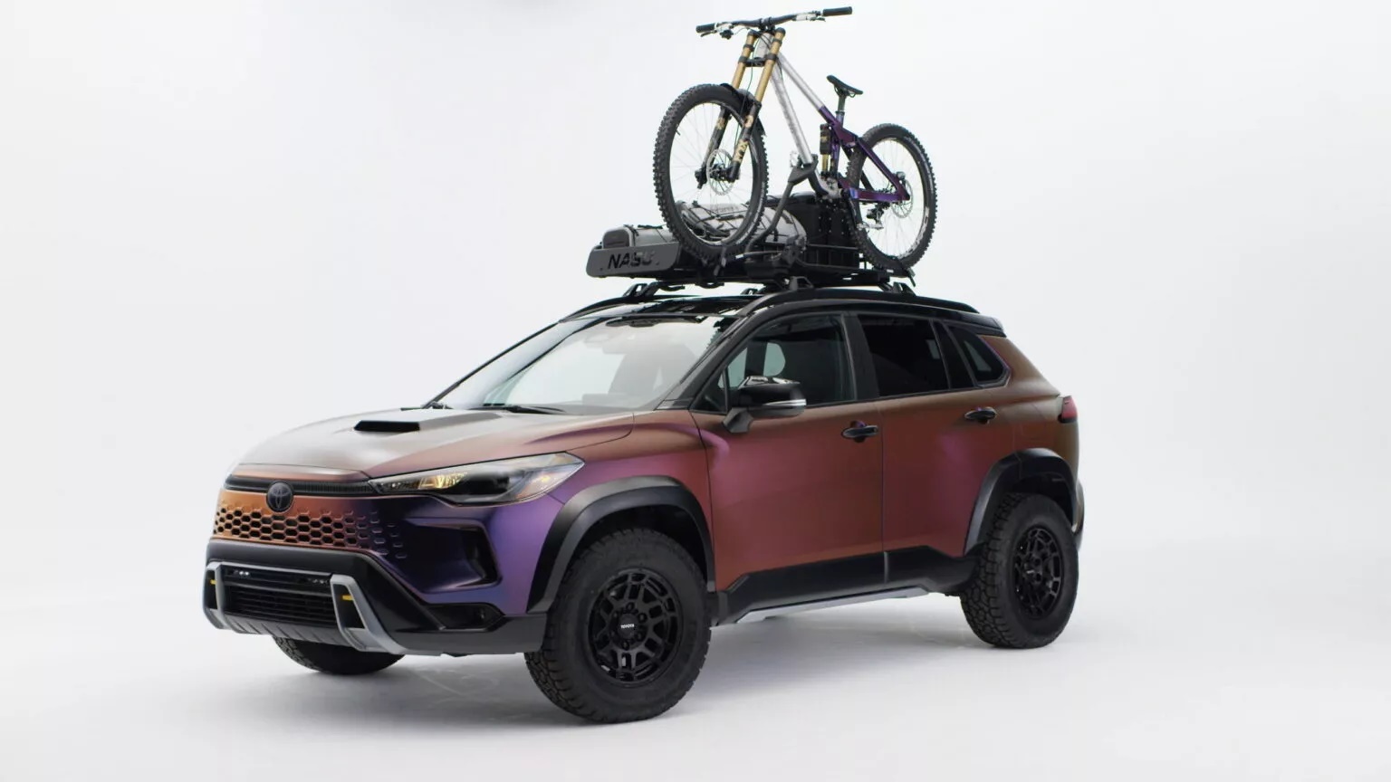 Toyota Corolla Cross bất ngờ thêm bản offroad: Gầm cao, lốp khủng, cốp ...