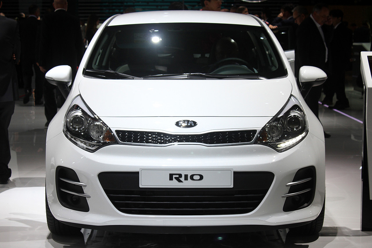 Chi tiết xe giá rẻ Kia Rio 2015