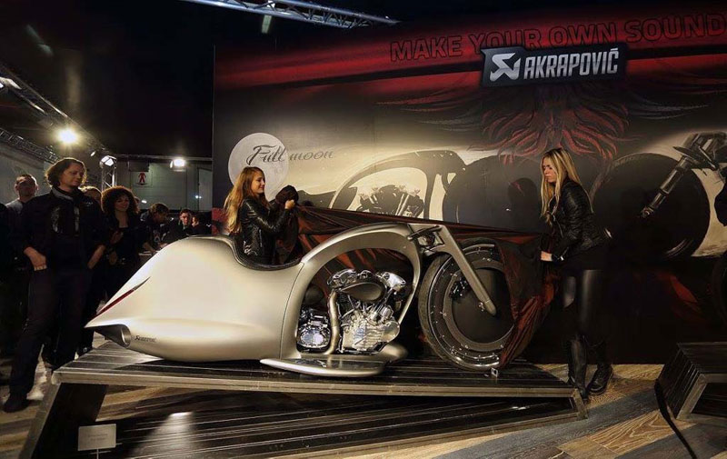 Akrapovic Full Moon – “Ống xả di động”