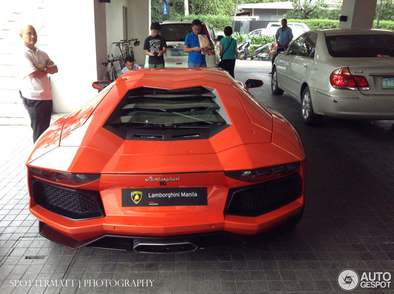 Chiêm ngưỡng những chiếc siêu xe trên đường phố Philippines
