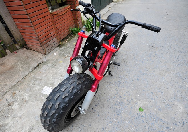 Cặp Honda Chaly độ bánh béo độc đáo ở Hà Nội