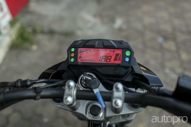 Cận cảnh Yamaha FZ ver 2.0 tại Việt Nam