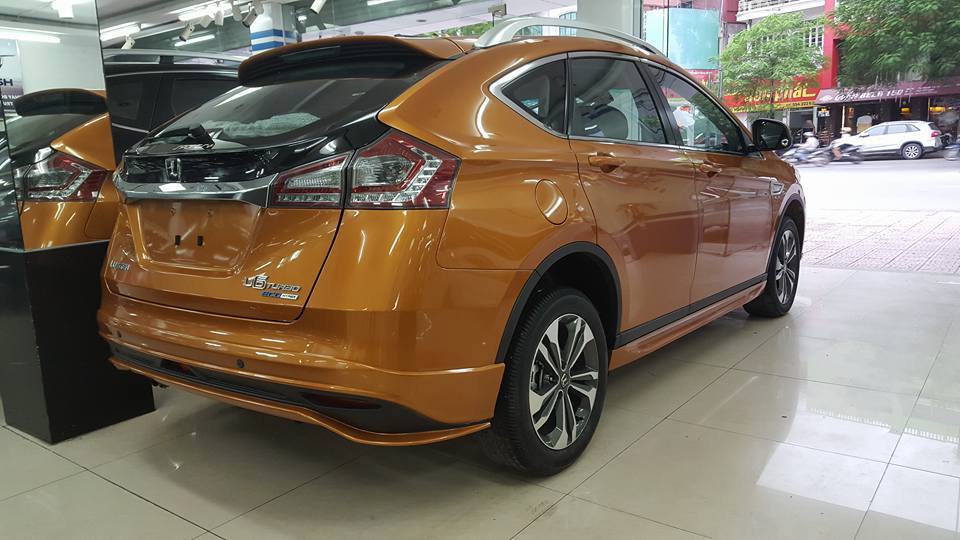 Cận cảnh xe Đài Loan Luxgen U6 Turbo Eco Hyper tại Việt Nam