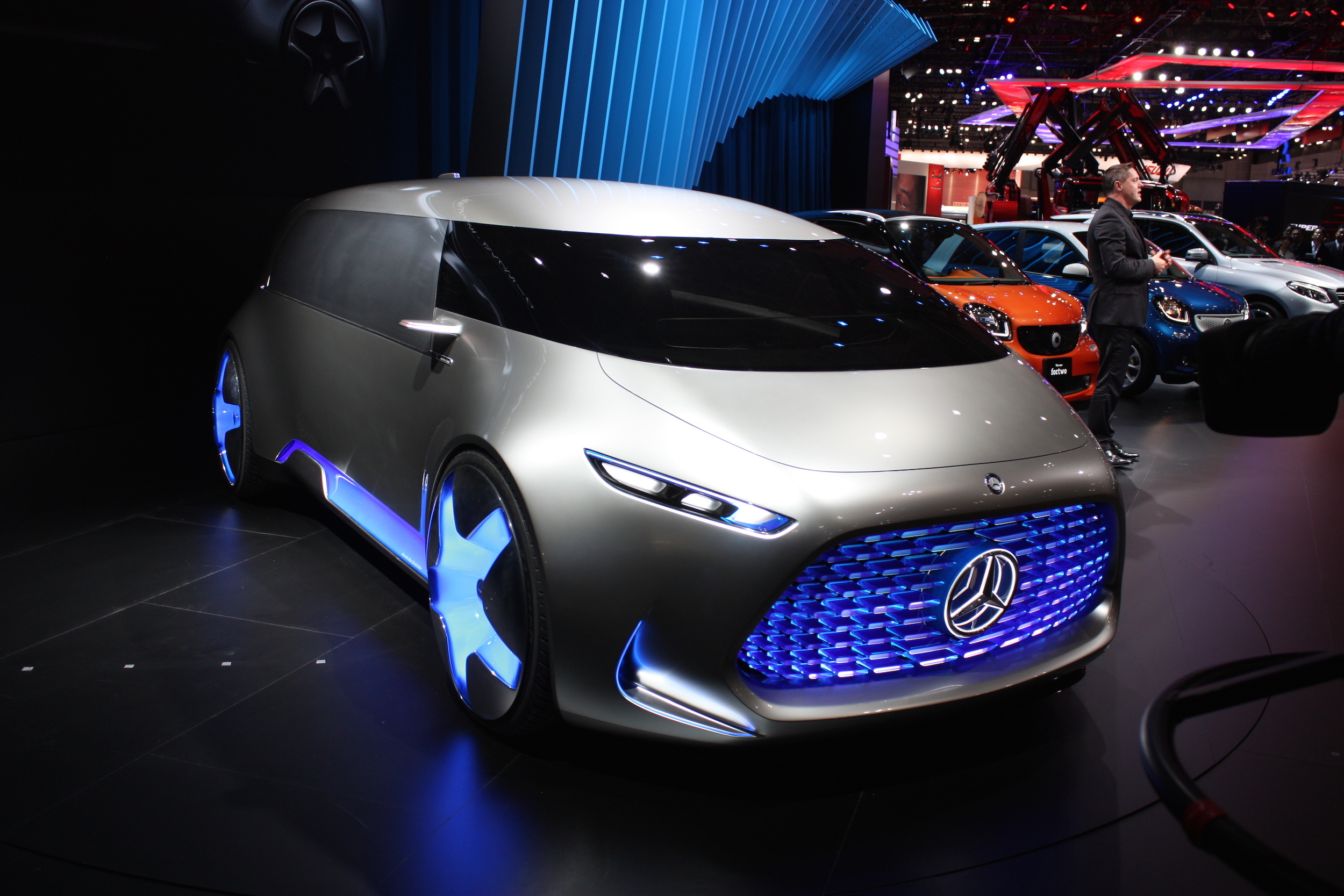 Mercedes-Benz Vision Tokyo - Xe van cho thế hệ 9X