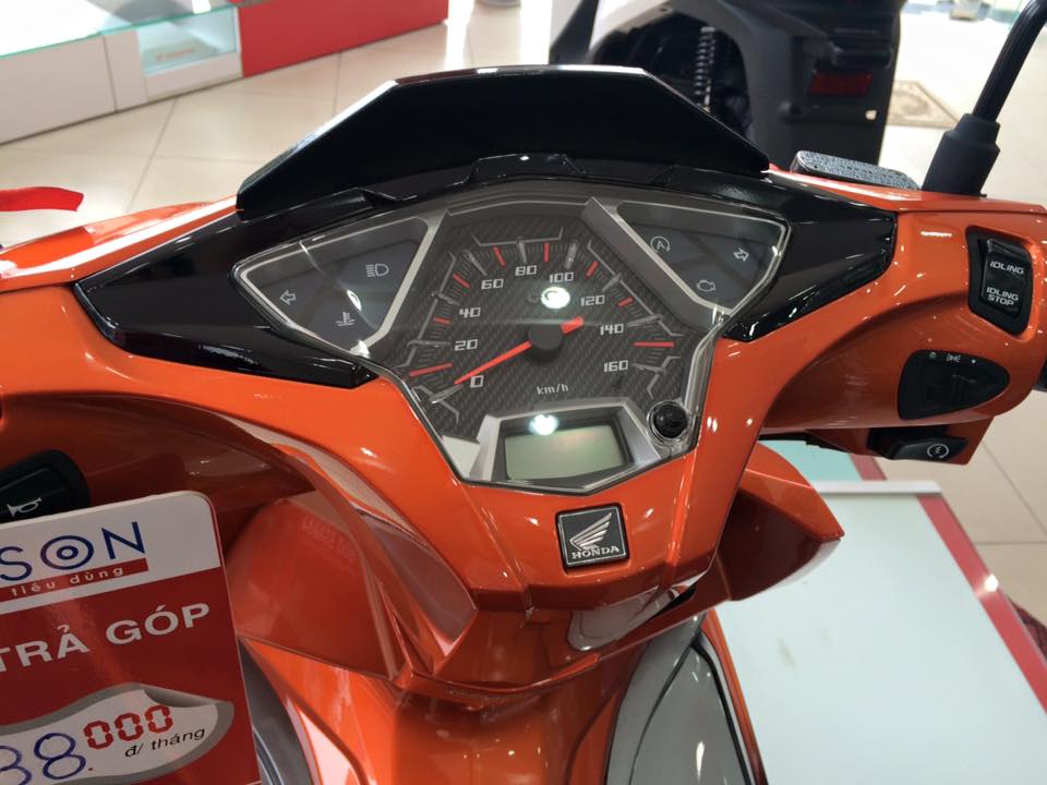 Cận cảnh Honda Air Blade 2016 tại đại lý, như “xe siêu nhân”