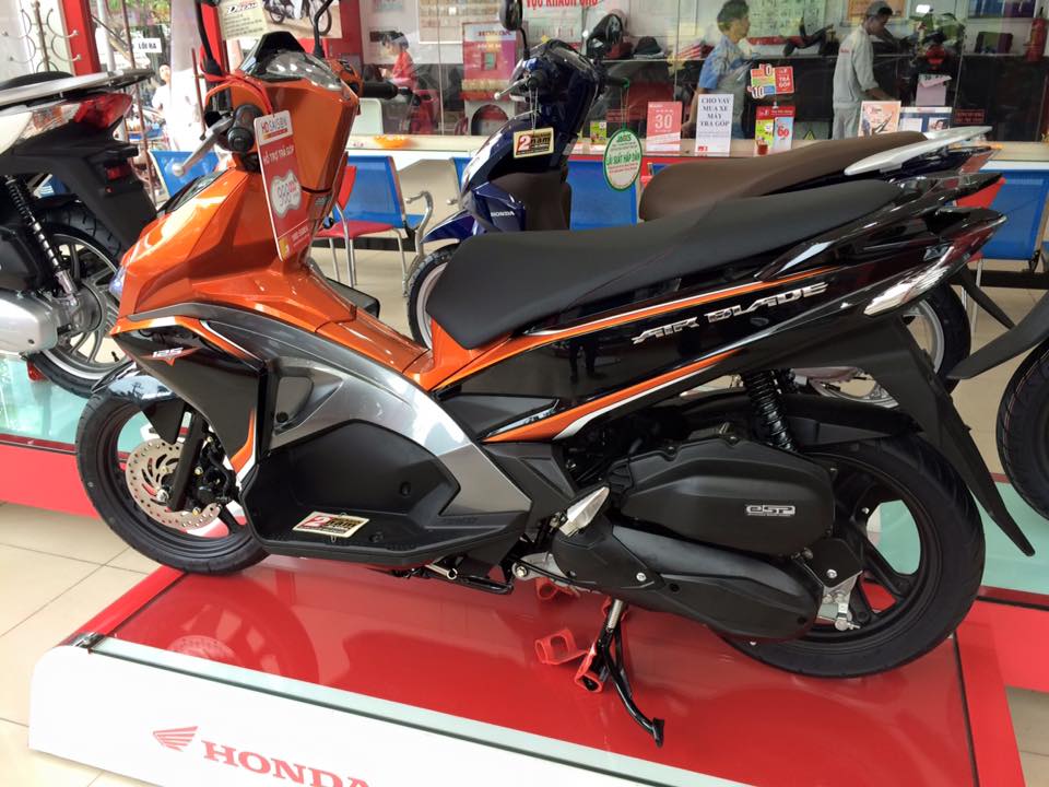 Cận cảnh Honda Air Blade 2016 tại đại lý, như “xe siêu nhân”