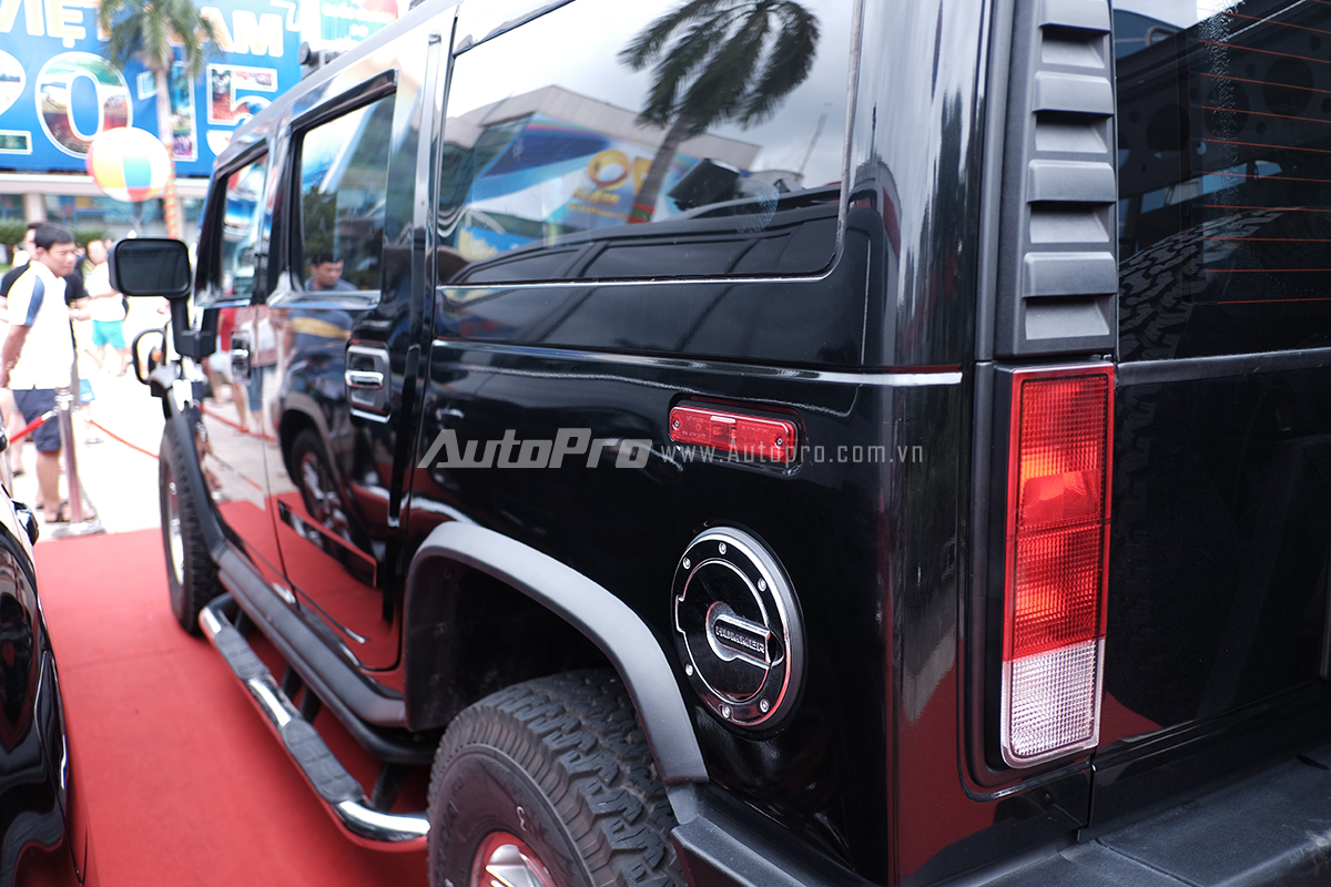 Cận cảnh Hummer H2 bọc thép chống đạn của Việt Nam