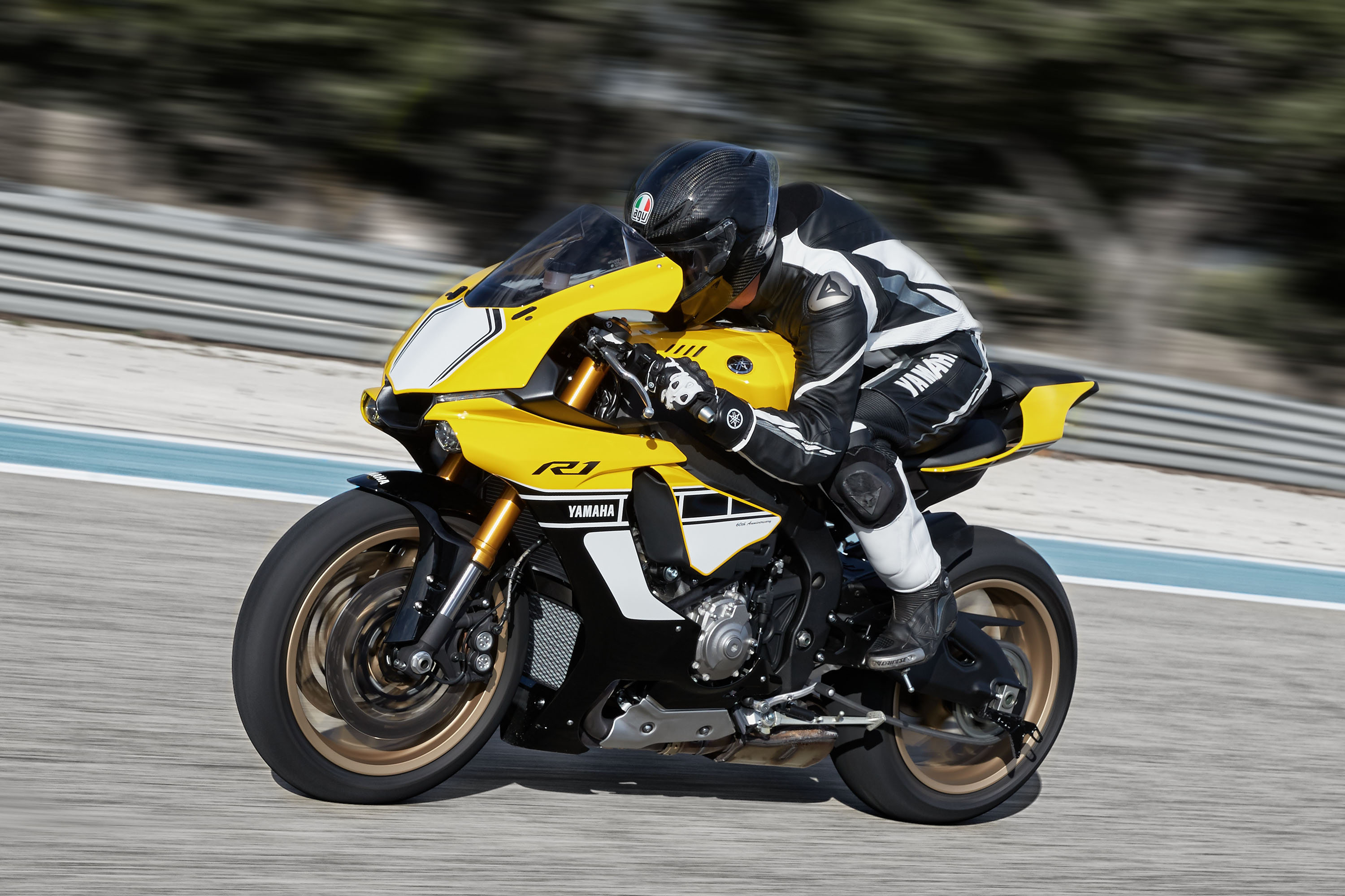 Yamaha R1 bản đặc biệt 60 năm chốt giá 642 triệu đồng khi về Việt Nam
