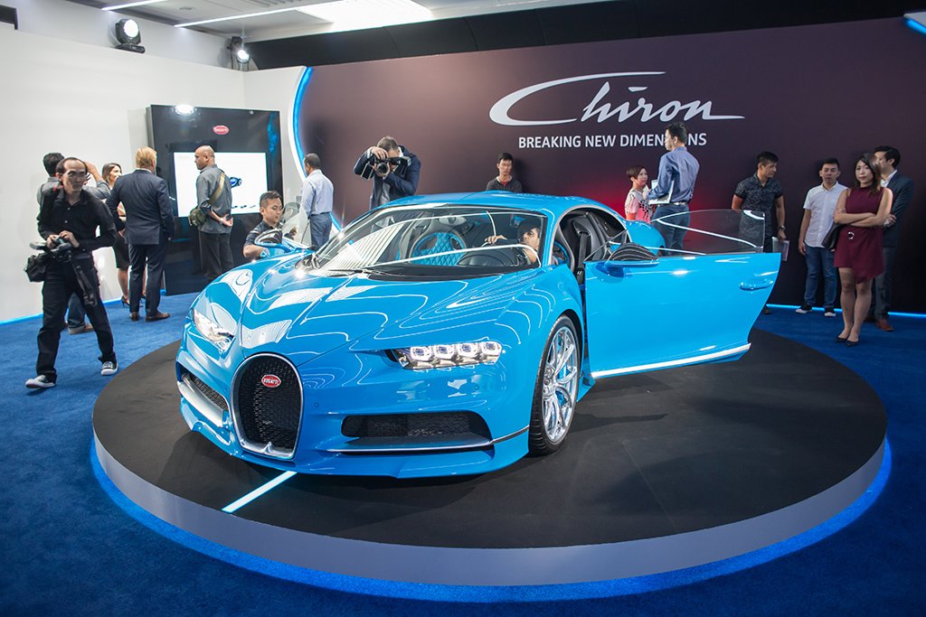 Cận cảnh siêu phẩm 2,6 triệu USD Bugatti Chiron tại Đông Nam Á