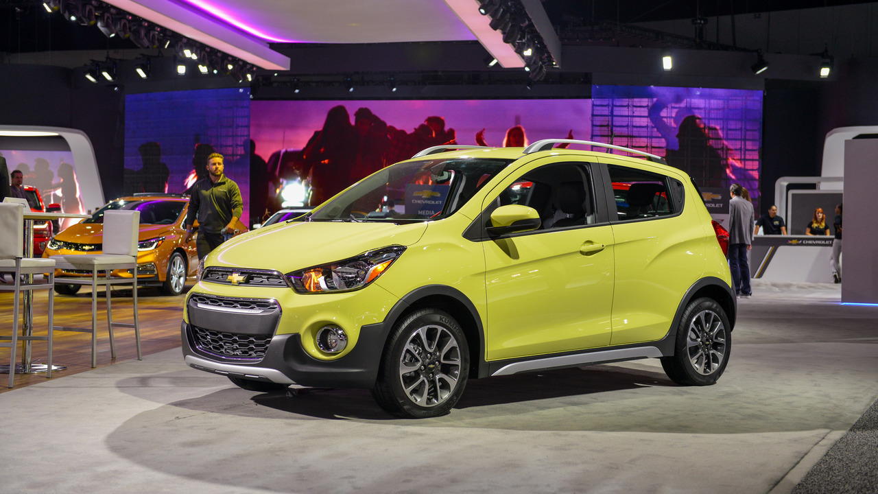Chiêm ngưỡng crossover "bé hạt tiêu" Chevrolet Spark Activ "bằng xương ...