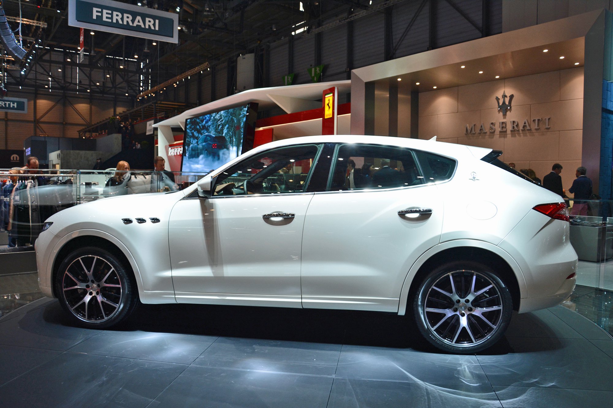Crossover hạng sang Maserati Levante đã có giá bán