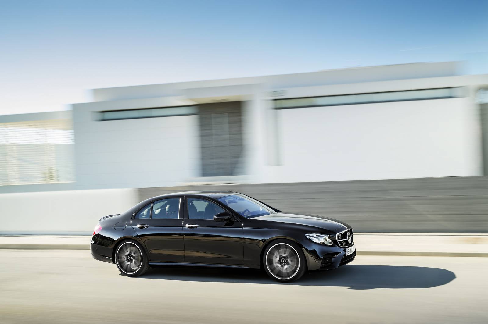 Mercedes-AMG E43 4Matic: Sang trọng và mạnh mẽ