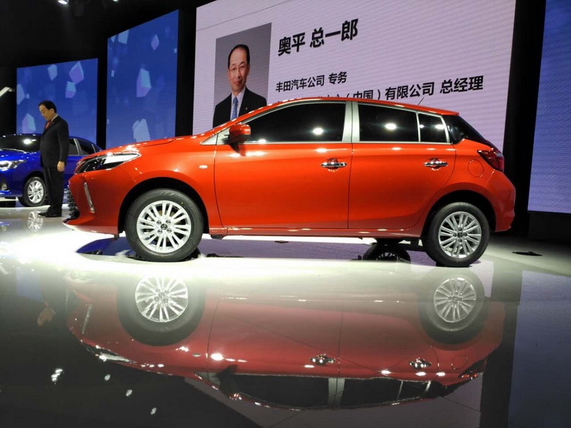 Cặp đôi Toyota Vios Hatchback và Yaris L Sedan 2017 rủ nhau ra mắt