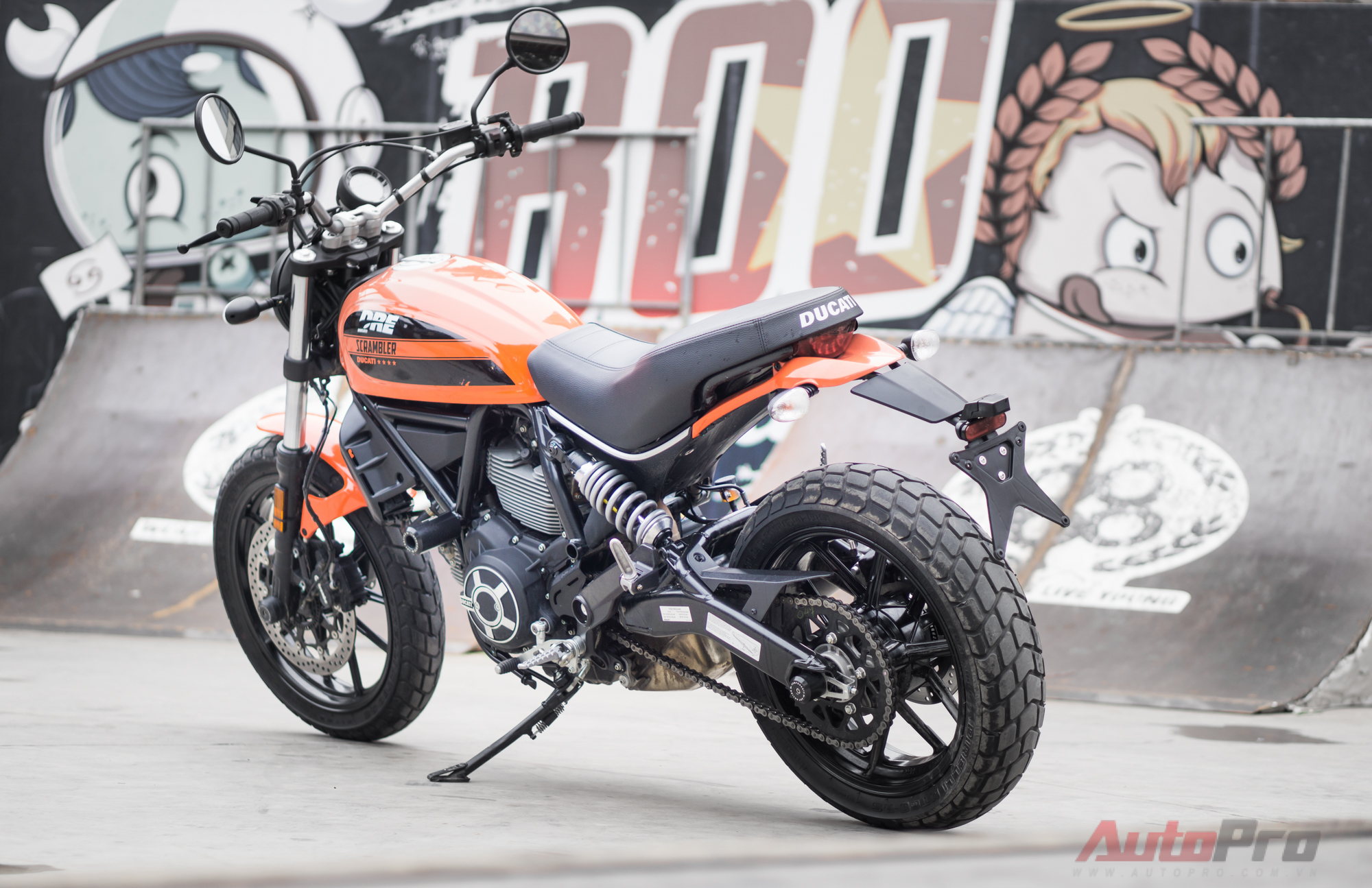 Đánh giá Ducati Scrambler Sixty2: Công tử đô thành