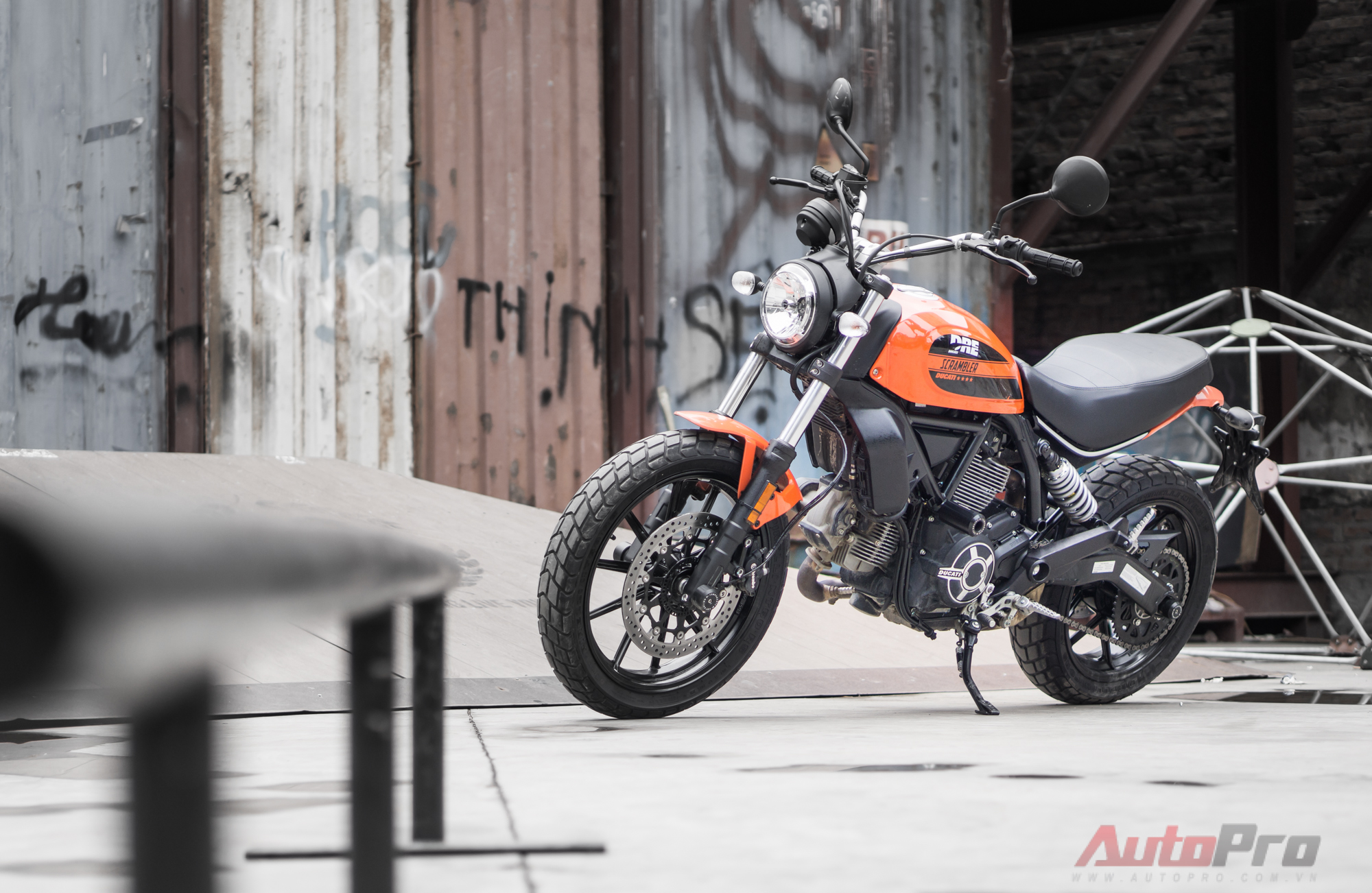 Đánh giá Ducati Scrambler Sixty2: Công tử đô thành