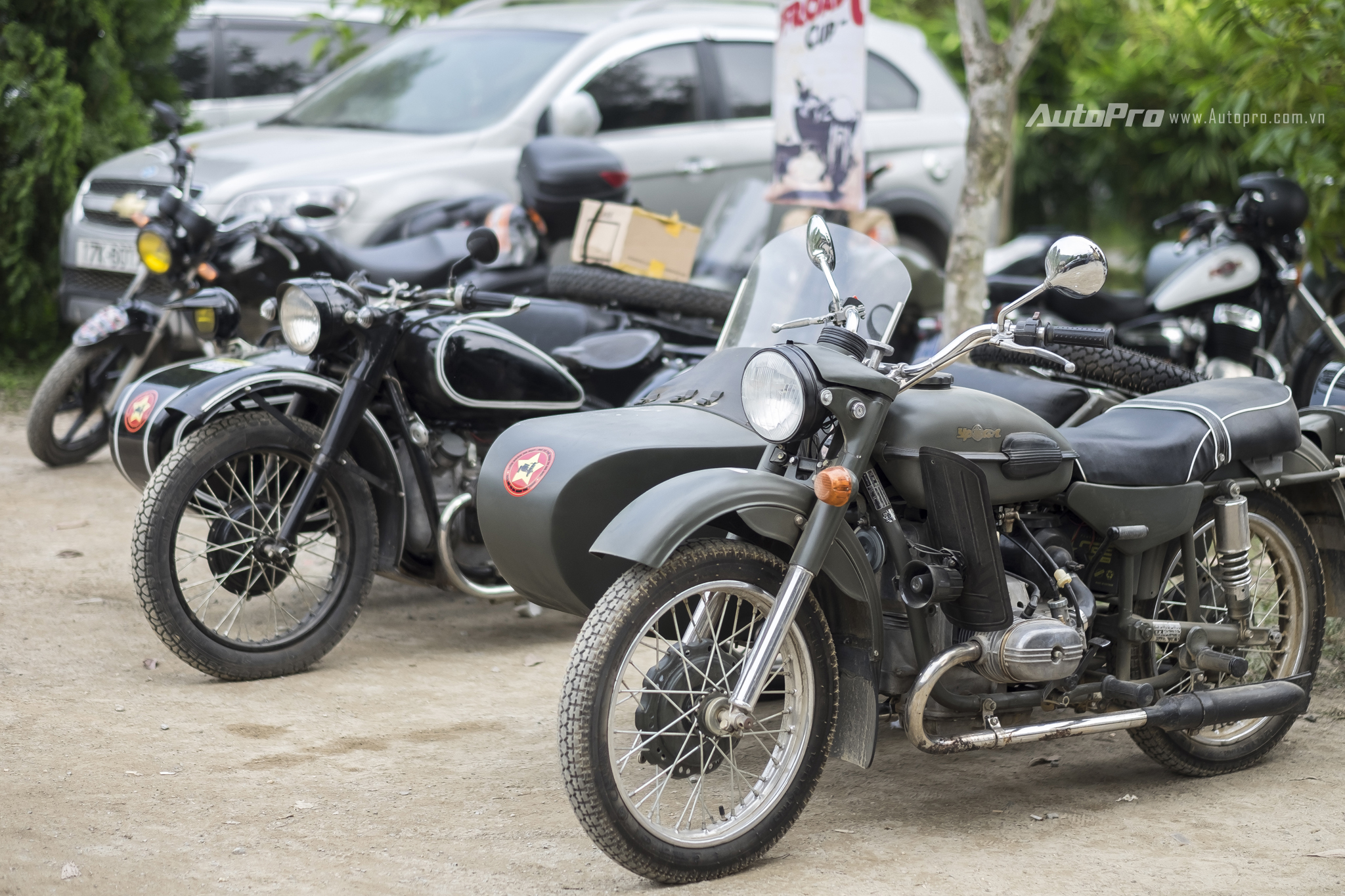 Tân cổ giao duyên với sidecar, Vespa và Sportbike