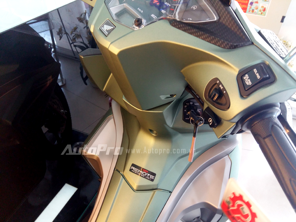 Honda Air Blade 2016 màu lạ đội giá hơn 10 triệu Đồng