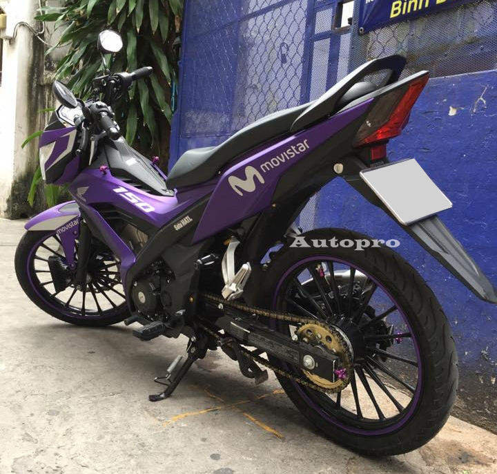 Sài Gòn: "Xế đua" đường phố Honda Sonic 150R 2015 khoác áo tím mộng mơ
