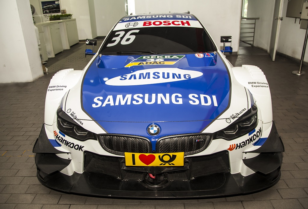 Cận cảnh xe đua BMW M4 DTM sẽ xuất hiện tại VIMS 2016