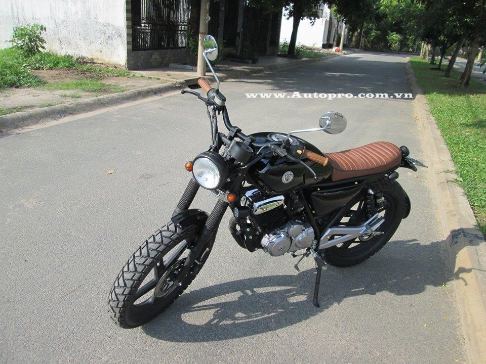 Suzuki EN-150A độ nhẹ nhàng với phong cách Tracker