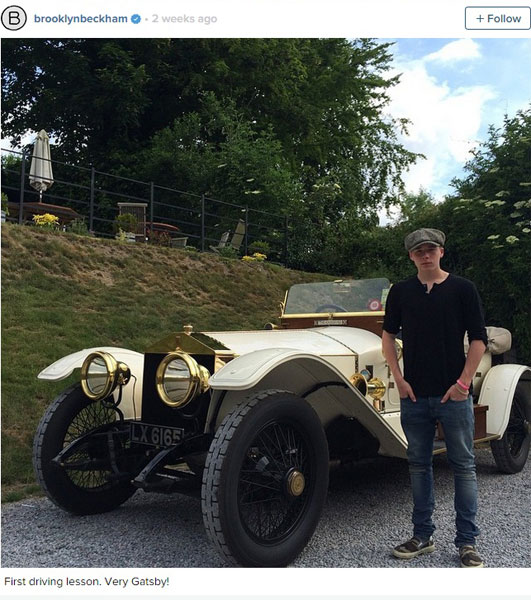 Cậu cả nhà David Beckham học lái xe bằng Mercedes-Benz A-Class