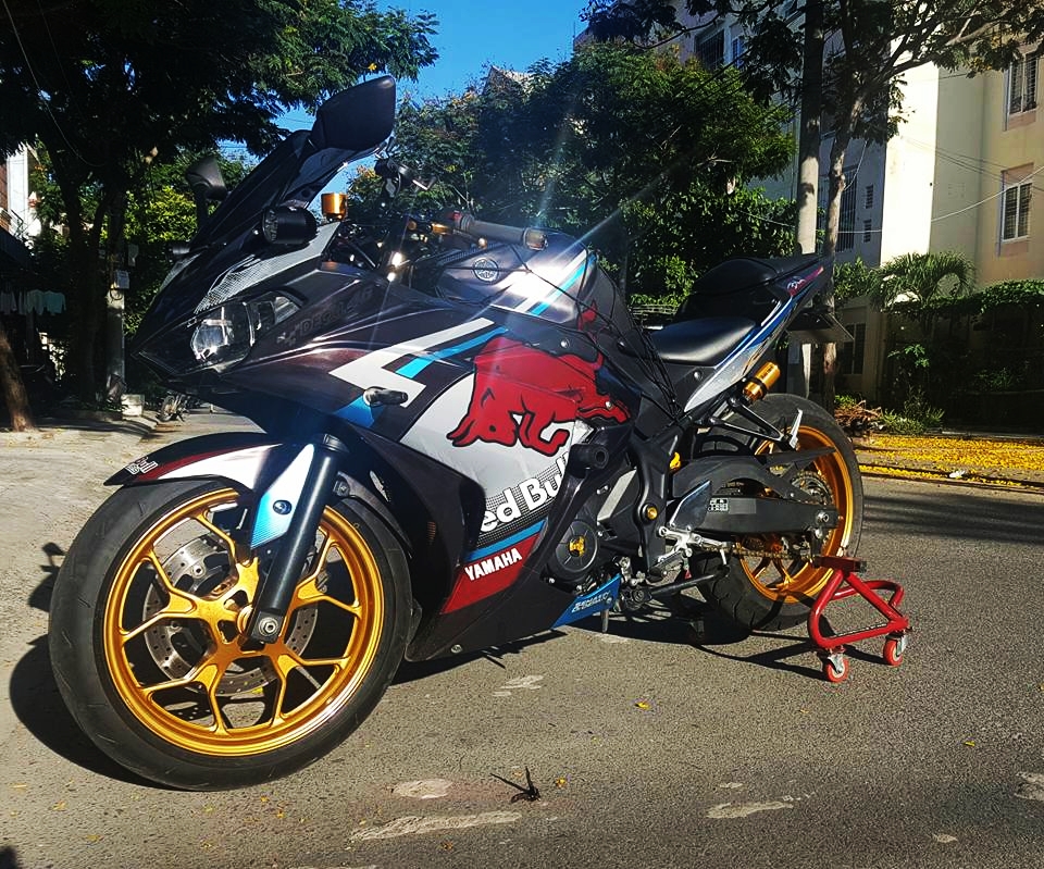 Yamaha R3 độ phong cách "bò húc" của biker Đà Nẵng