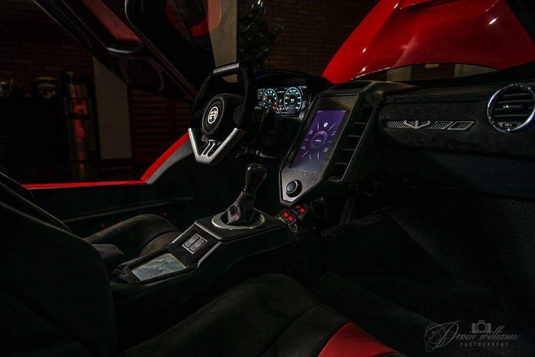 Làm quen với ER W70 - Siêu xe ít tên tuổi, có thiết kế na ná Ferrari ...