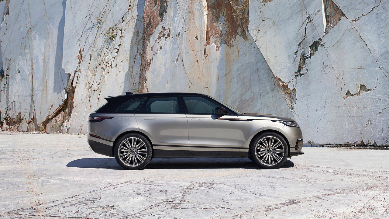 SUV hạng sang Range Rover Velar chính thức được vén màn, giá từ 50.895 USD