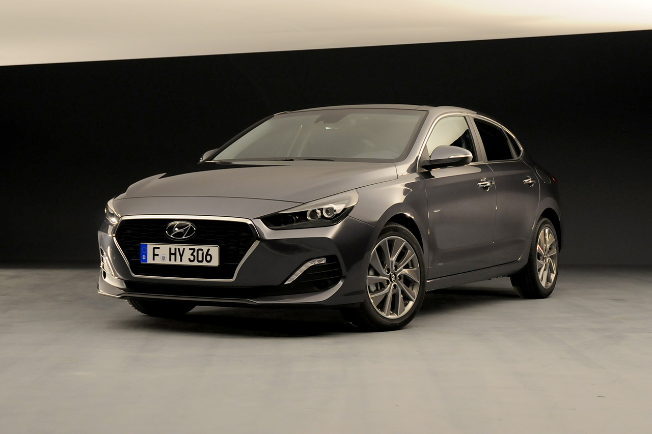 Hyundai i30 Fastback 2018 - Xe coupe 5 cửa cỡ nhỏ hoàn toàn mới