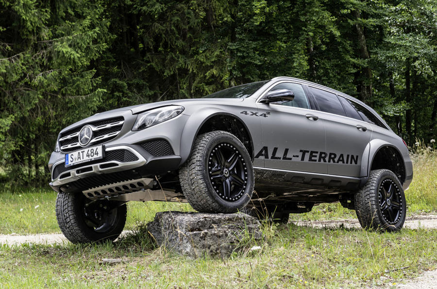 Mercedes-Benz E-Class được biến thành xe off-road vượt mọi địa hình