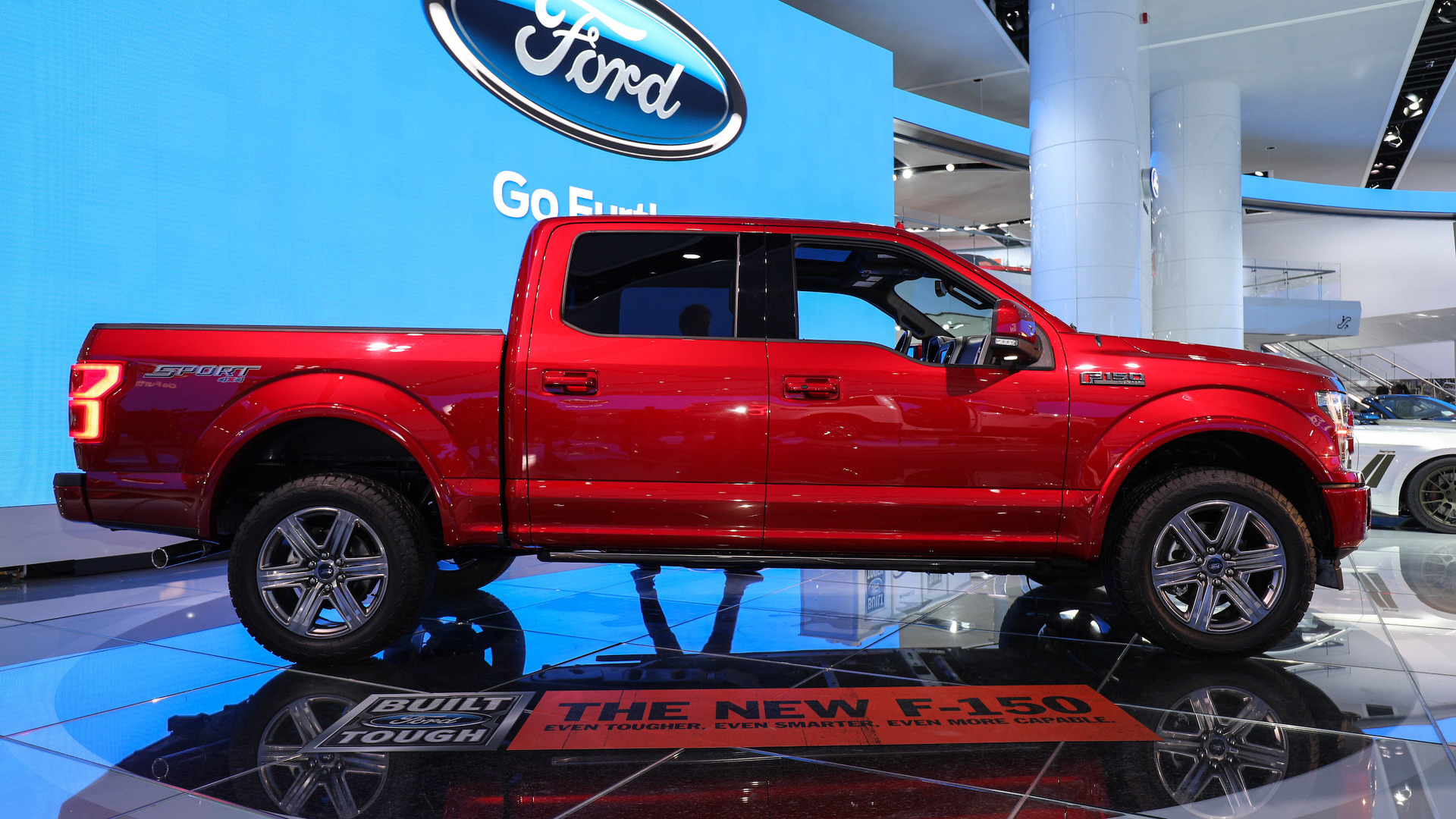 Xe bán tải "khủng long" Ford F-150 2018 được "chốt giá" chính thức