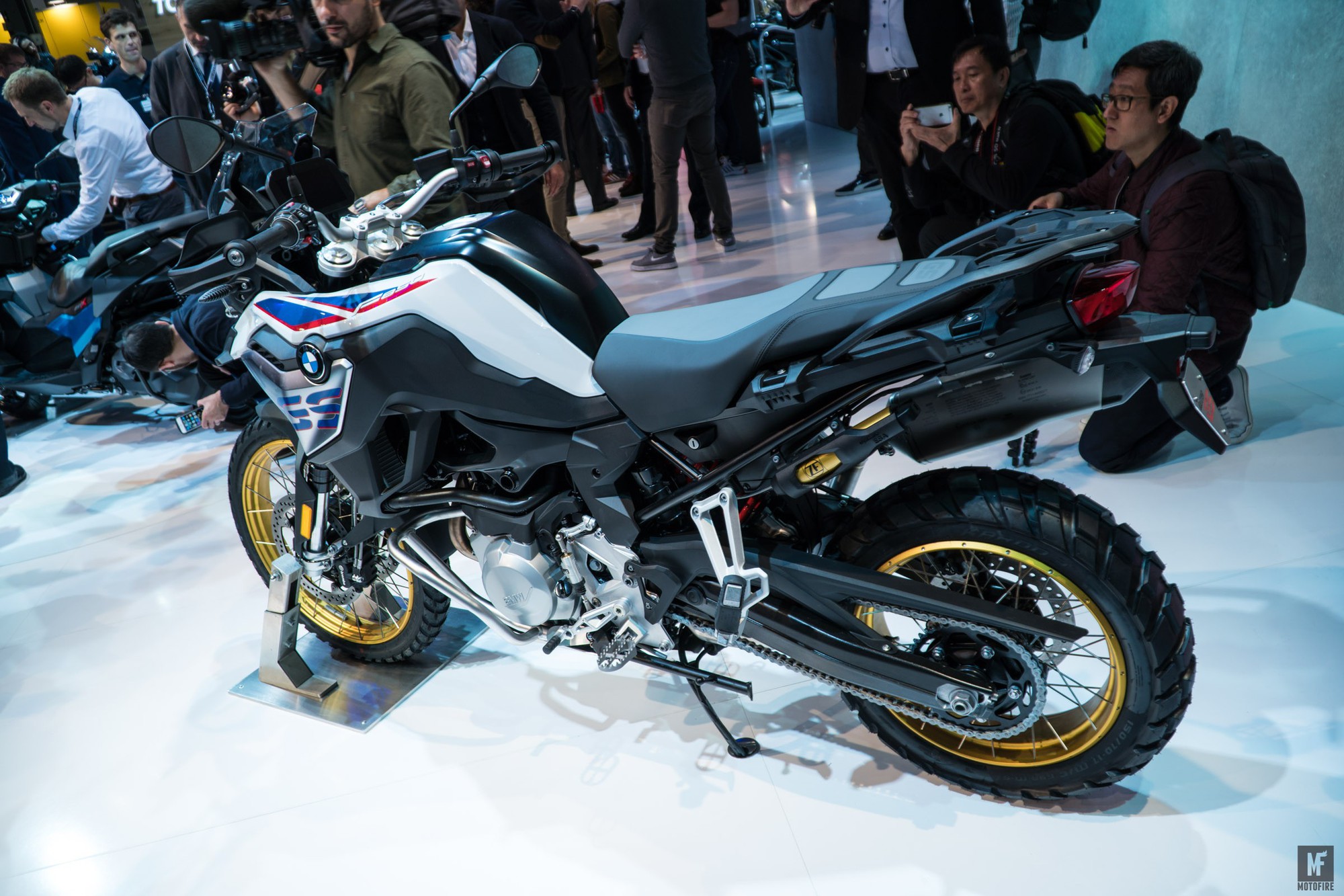 BMW vén màn cặp đôi "xế phượt" F850GS và F750GS mới