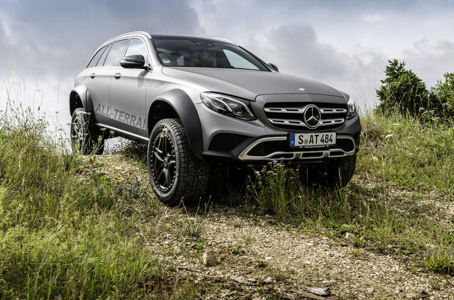 Mercedes-Benz E-Class được biến thành xe off-road vượt mọi địa hình