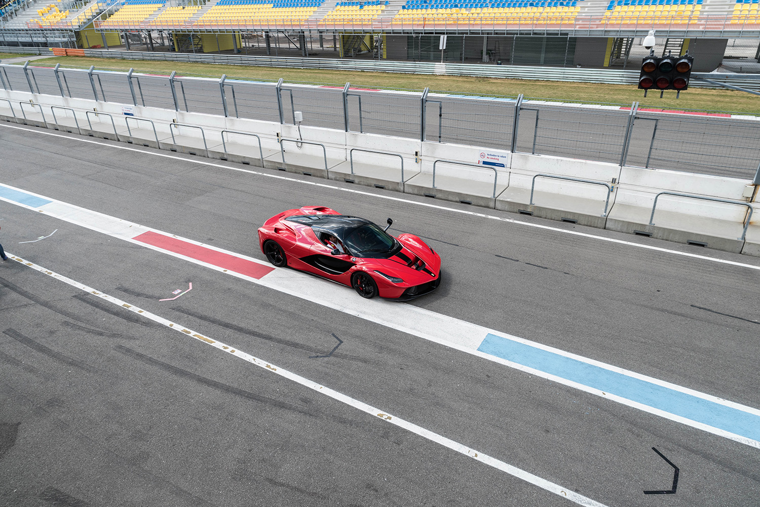 "Đại tiệc" siêu xe ở trường đua TT-Circuit Assen Hà Lan