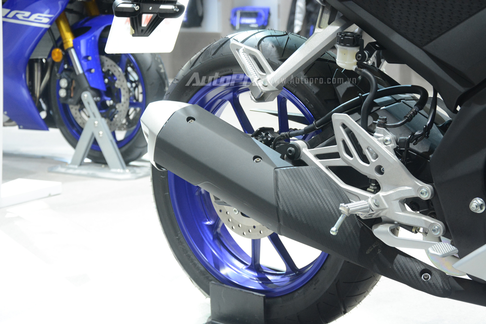 Cận cảnh Yamaha R15 3.0 2017 đầu tiên xuất hiện tại Việt Nam