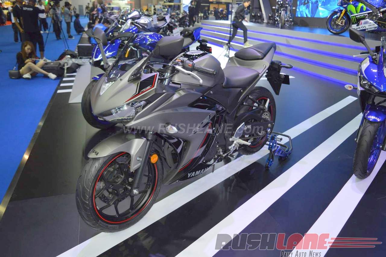 Cận cảnh Yamaha R3 2017 màu trắng và đen nhám mới tại Đông Nam Á