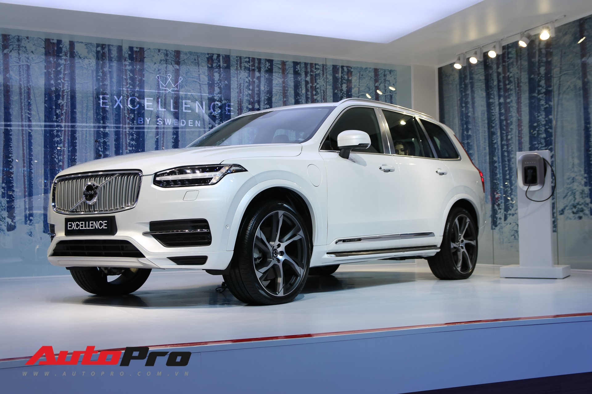 Cận cảnh Volvo XC90 Excellence - Bản nâng cấp đáng giá của mẫu SUV an ...