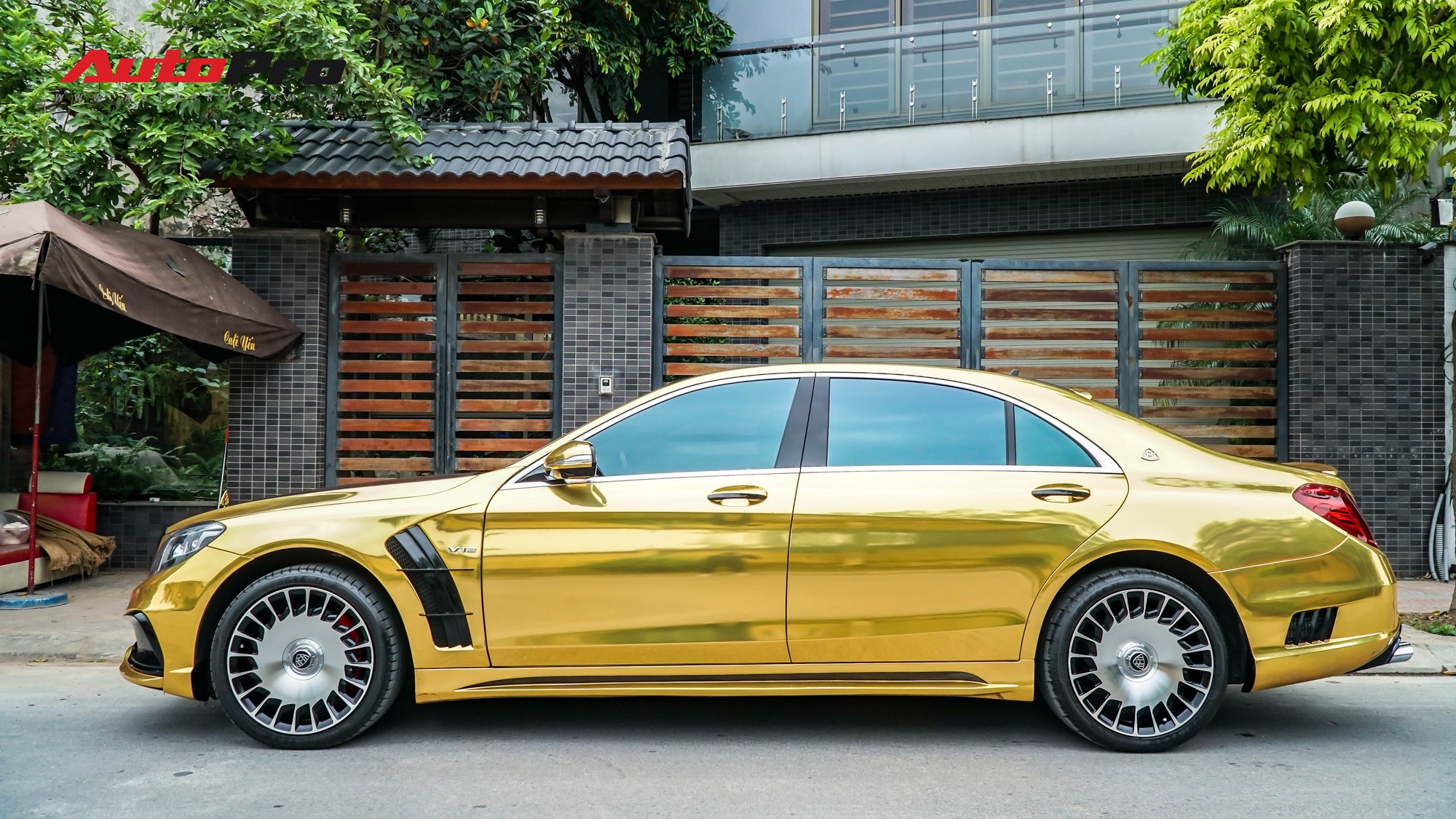 Mercedes-Benz S400 độ Maybach S600 “dát vàng” của thiếu gia 9X Việt