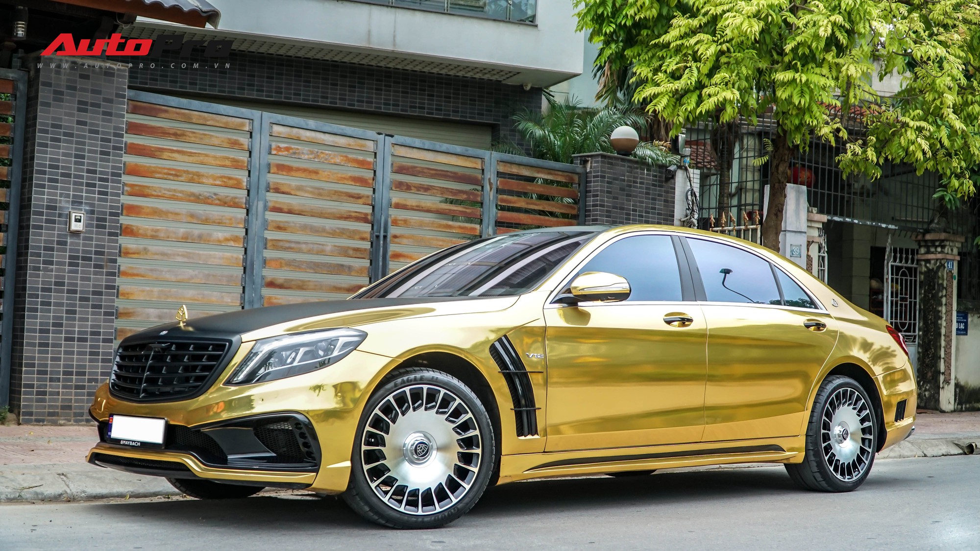 Mercedes-Benz S400 độ Maybach S600 “dát vàng” của thiếu gia 9X Việt