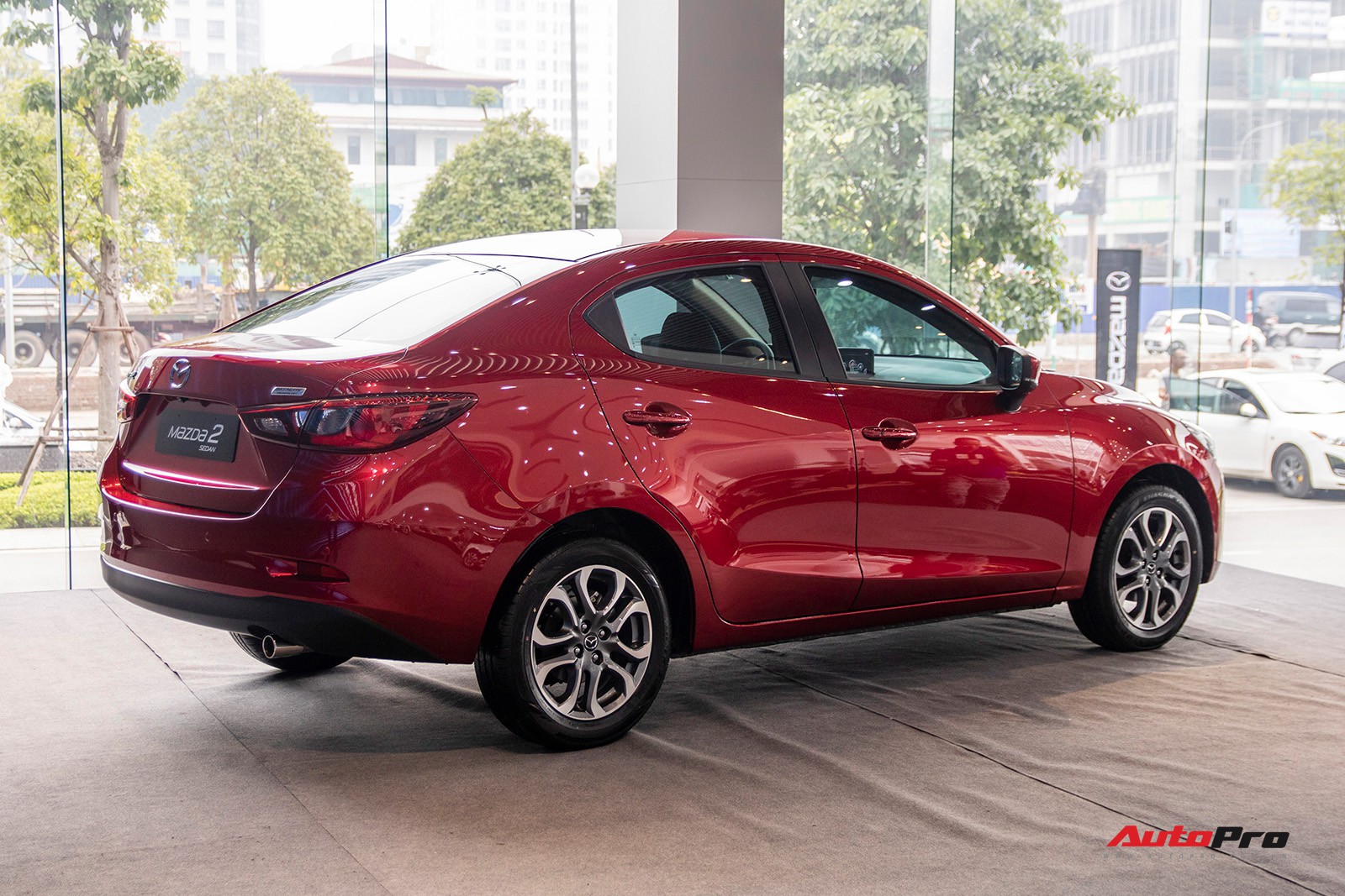 Đánh giá nhanh Mazda2 2018: Nước sơn mới đẹp, nội thất cao cấp bậc nhất ...