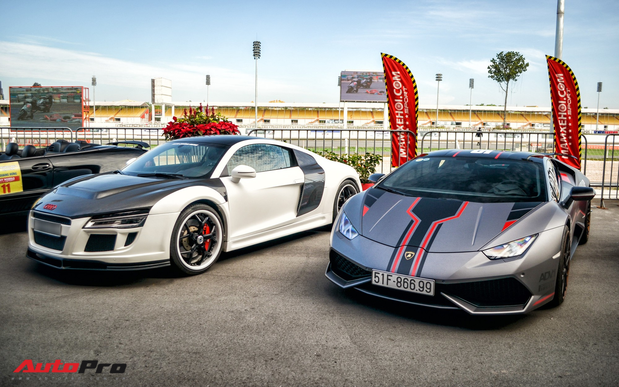 Siêu xe Audi R8 độ 'khủng' bậc nhất Việt Nam bốc khói ngùn ngụt vì nẹt ...