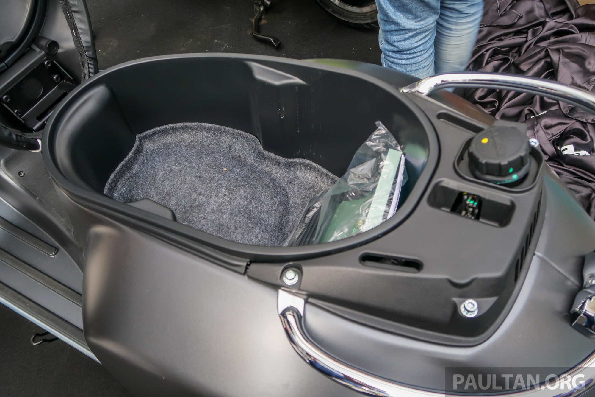 Vespa GTS 300 lắp ráp tại Việt Nam có giá hơn 157 triệu đồng tại Malaysia