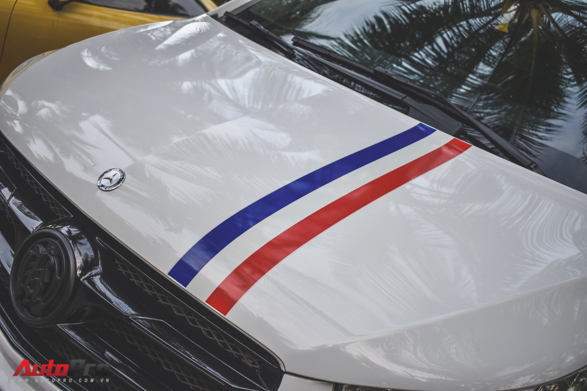 Mercedes-Benz V250 độ Larte Design của đại gia Minh “nhựa” lên đời tem ...