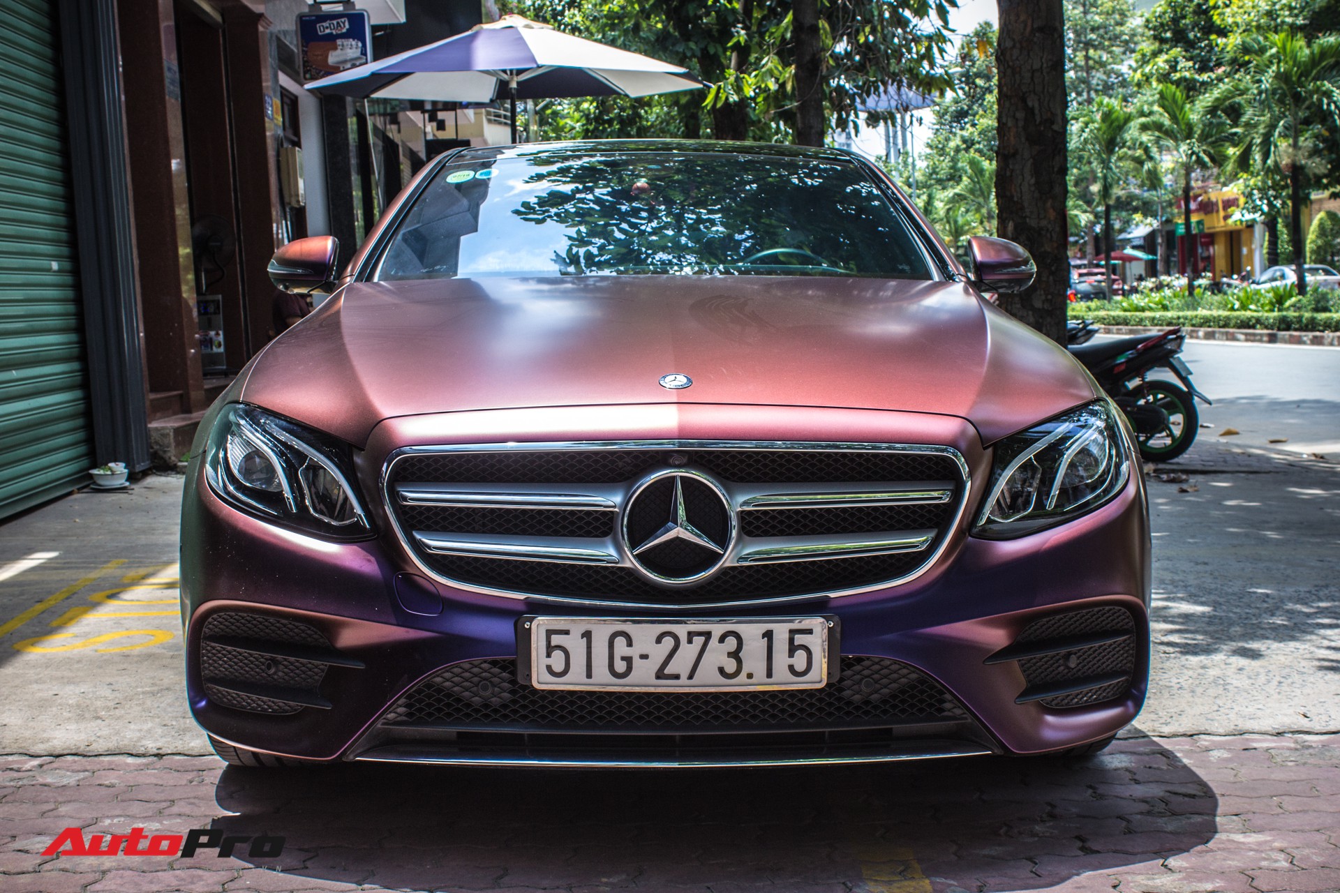 Fan nữ Hello Kitty tại Sài Gòn chi 40 triệu đồng biến Mercedes-Benz ...