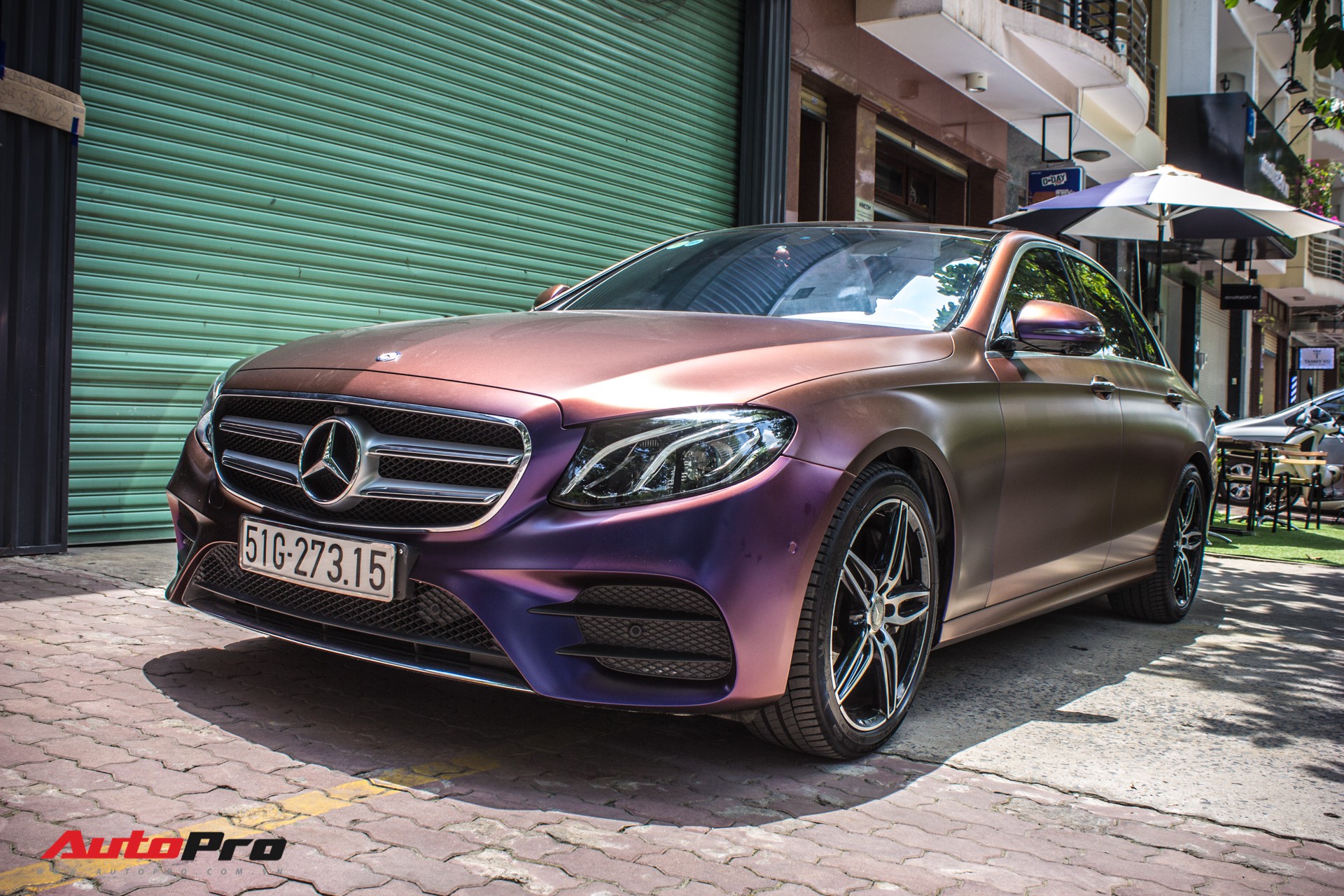 Fan nữ Hello Kitty tại Sài Gòn chi 40 triệu đồng biến Mercedes-Benz ...