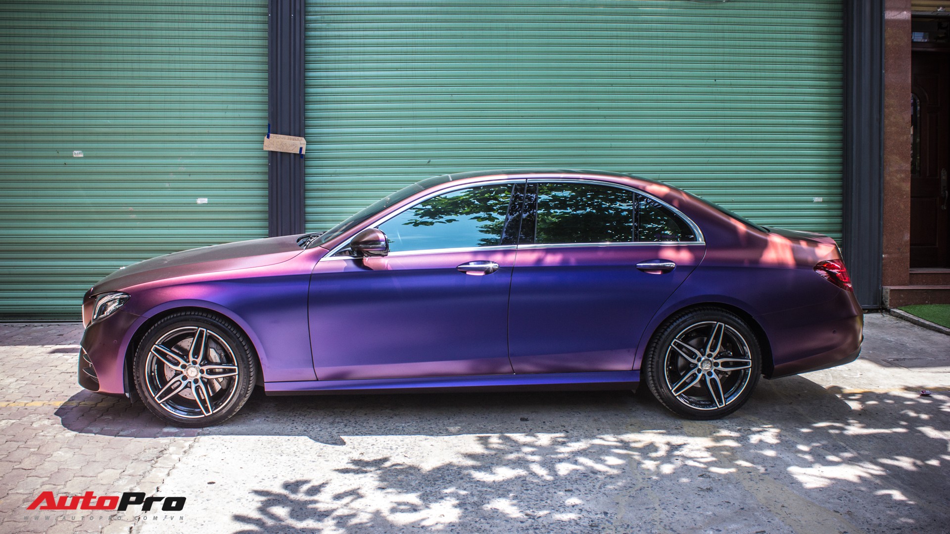 Fan nữ Hello Kitty tại Sài Gòn chi 40 triệu đồng biến Mercedes-Benz ...